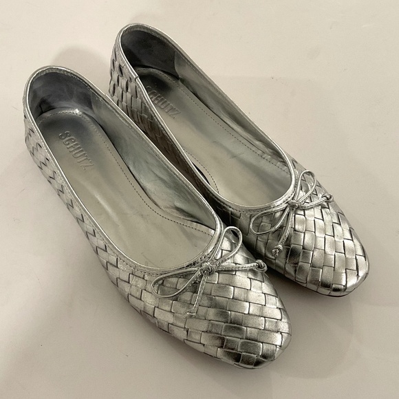 SCHUTZ | Shoes | Schutz Arissa Silver Metallic Woven Leather Flats Size ...